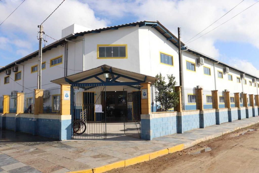 Ampliação da E.M. Prof. Neusa Maria Rebello Vieira gera mais 300 vagas ...
